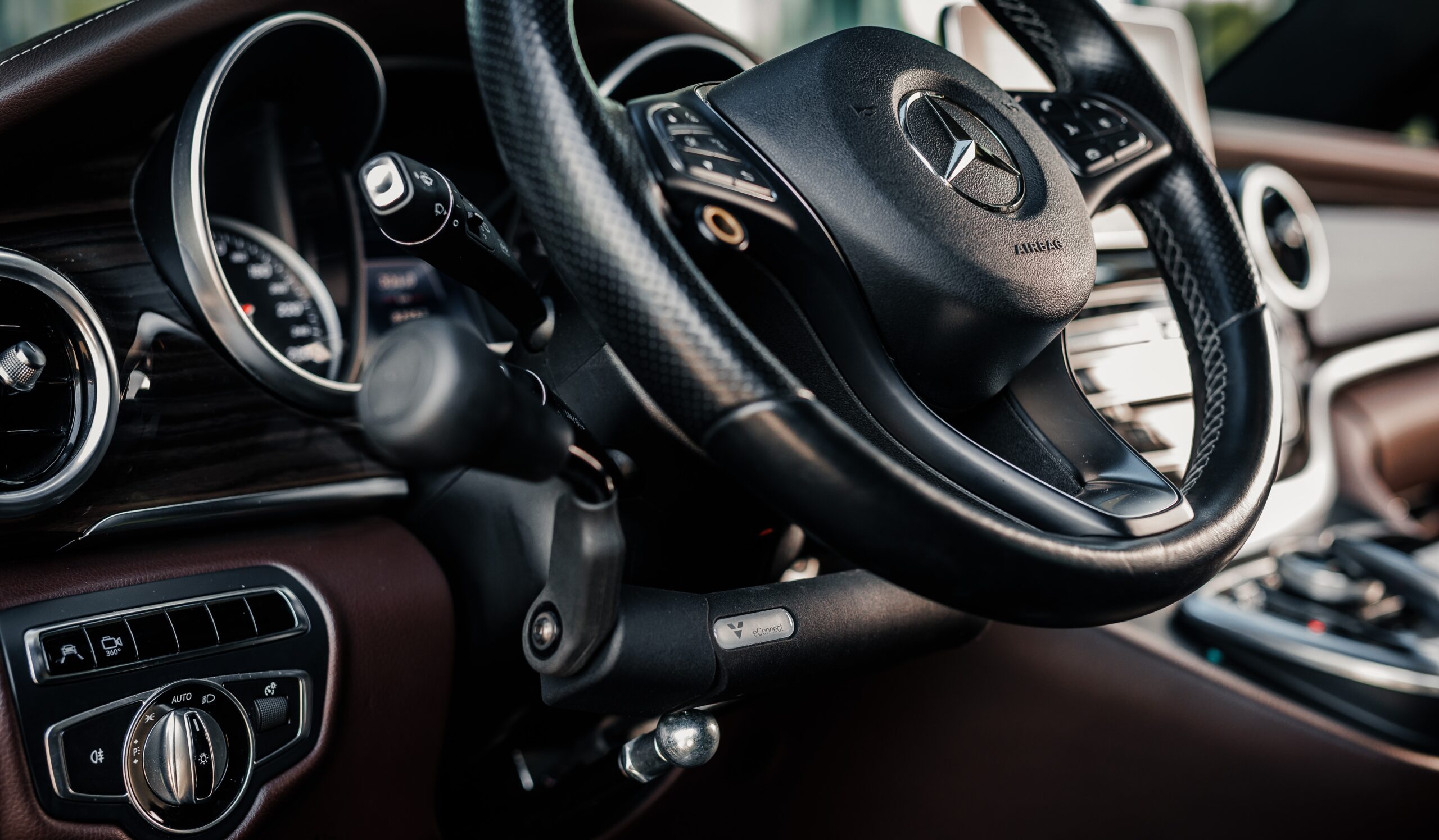 Electronic Hand Controls - Driving Aids - Mobility Innovations